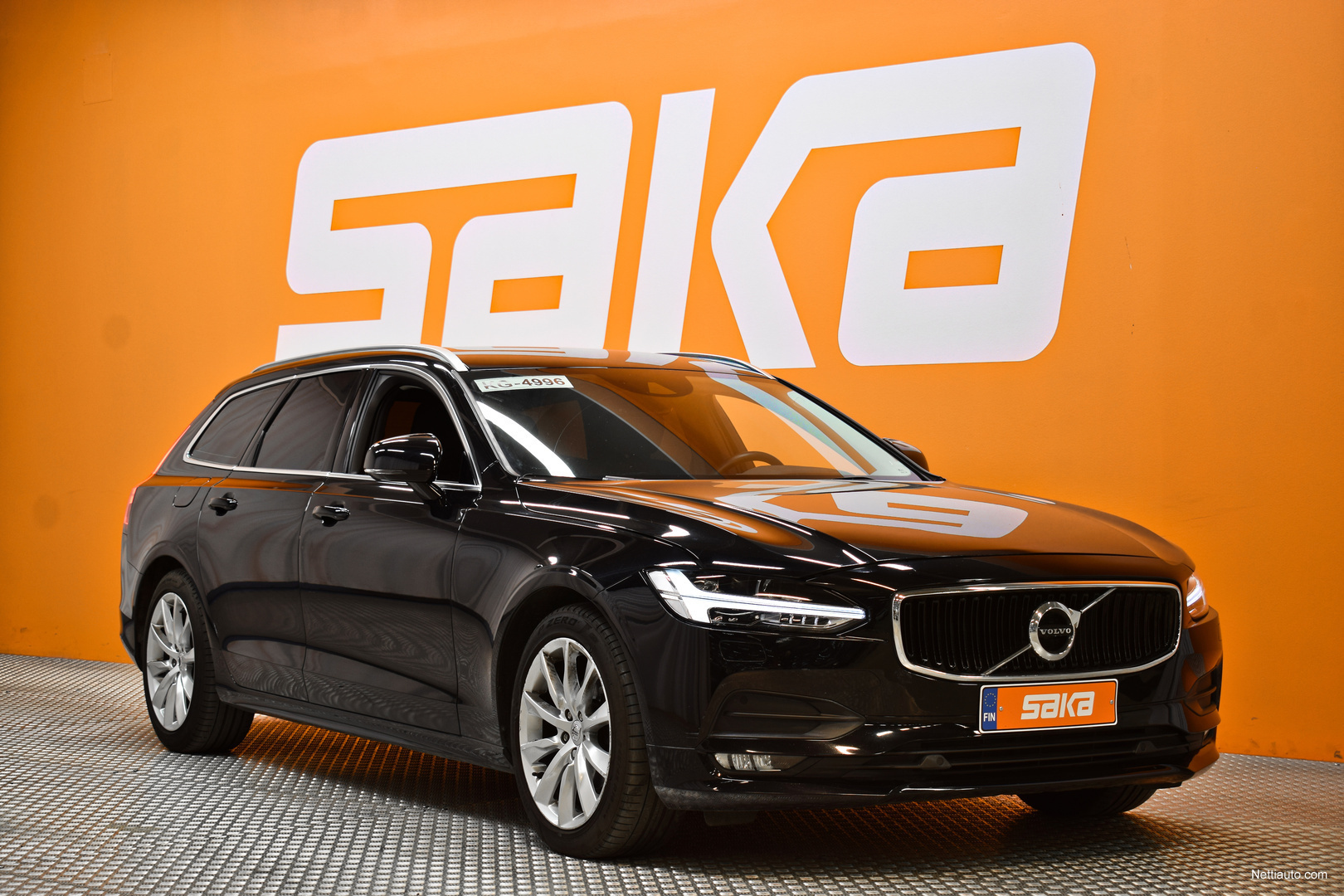 Volvo V90 D4 Momentum aut ** Webasto / Comfort nahkaistuimet / Pilot ...