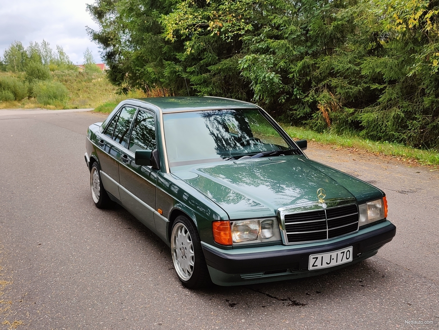 Mercedes-Benz 190 E 2.3 201 Erittäin hyvillä varusteilla! Ei vaihtoa ...