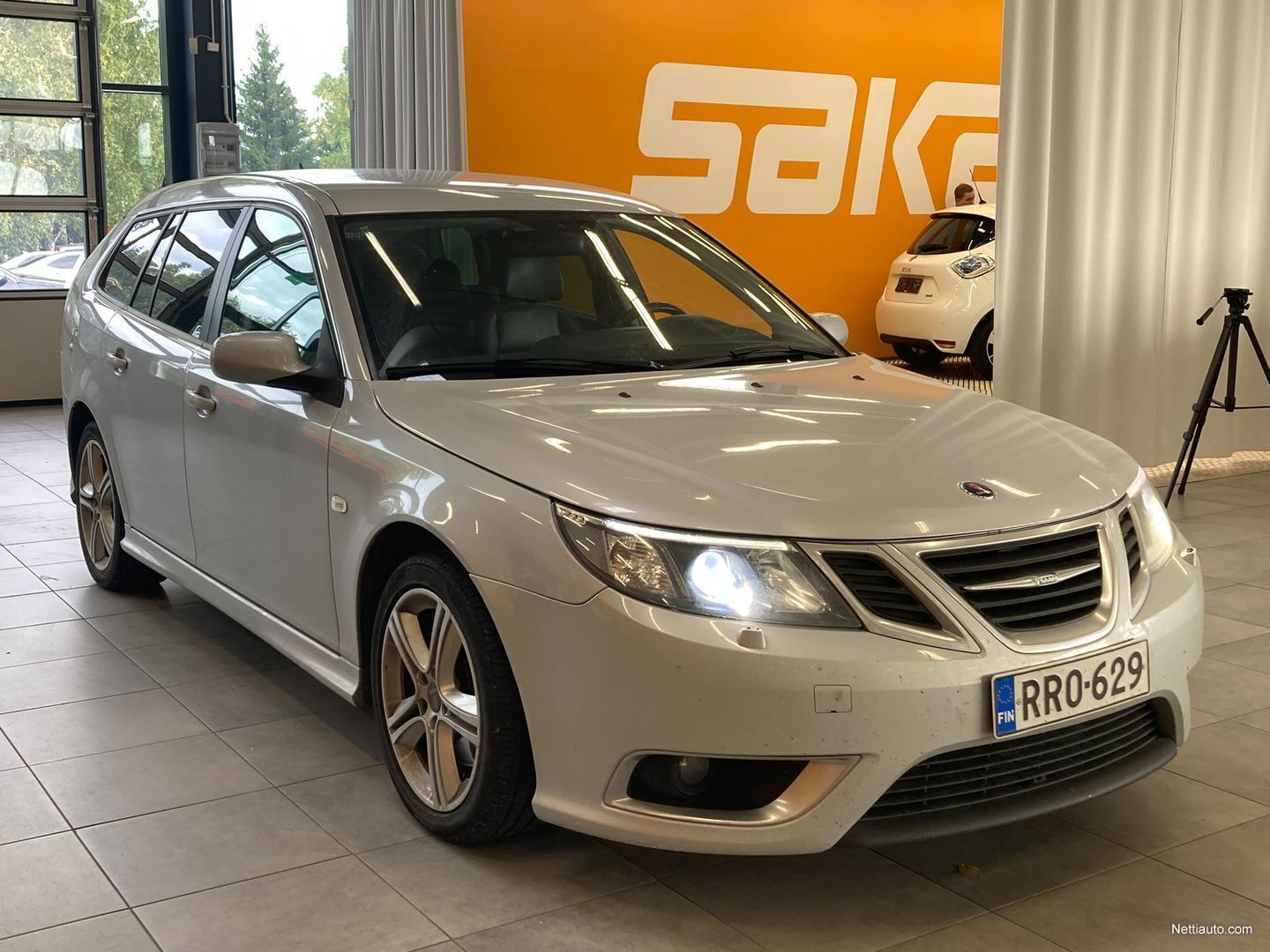 Saab 9-3 Aero XWD Farmari ** Xenon / Rattivaihteet / Isofix / Koukku ...