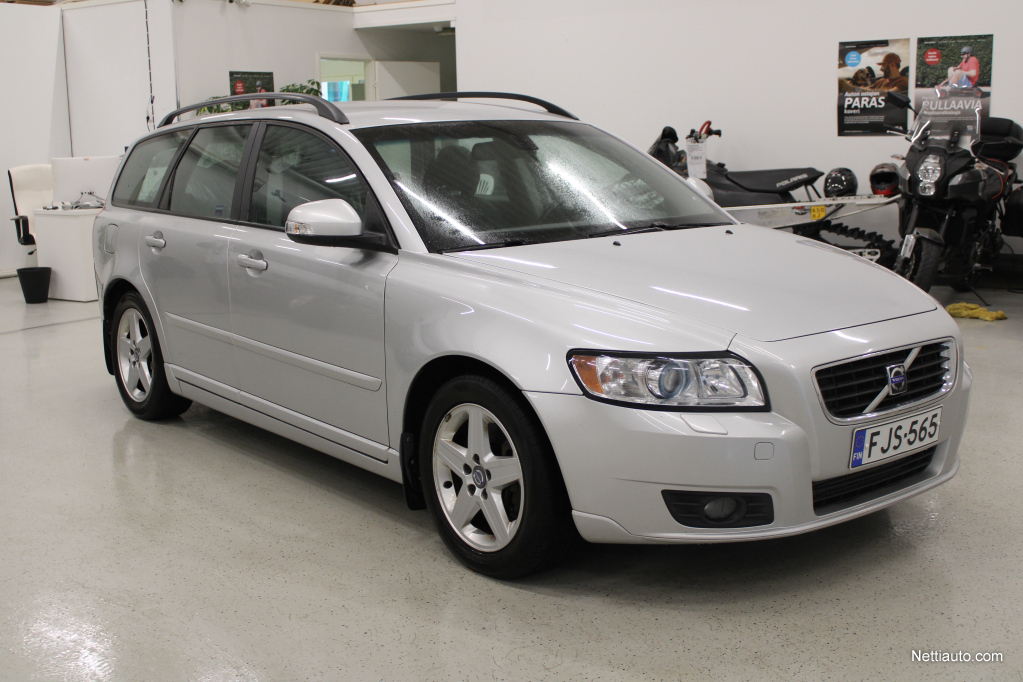 Volvo V50 2,0D aut Momentum **KAUKOSÄÄTÖ WEBASTOLLA,SIISTI JA RYHDIKÄS, EDULLINEN RAHOITUS ...