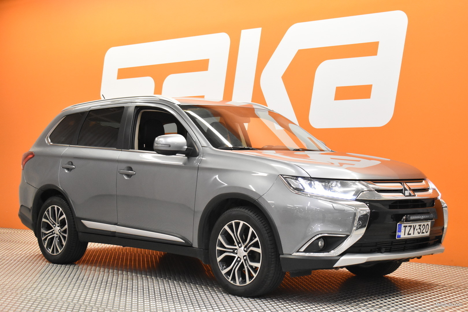 Mitsubishi Outlander 2,2 DI-D Instyle NAVI AT 4WD 7P ** Huippuvarusteet ...