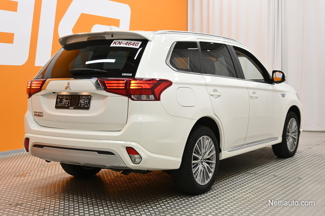 Mitsubishi Outlander PHEV Active 4WD 5P ** Merkkihuollettu / KeylessGo / P. kamera / Vakkari ...