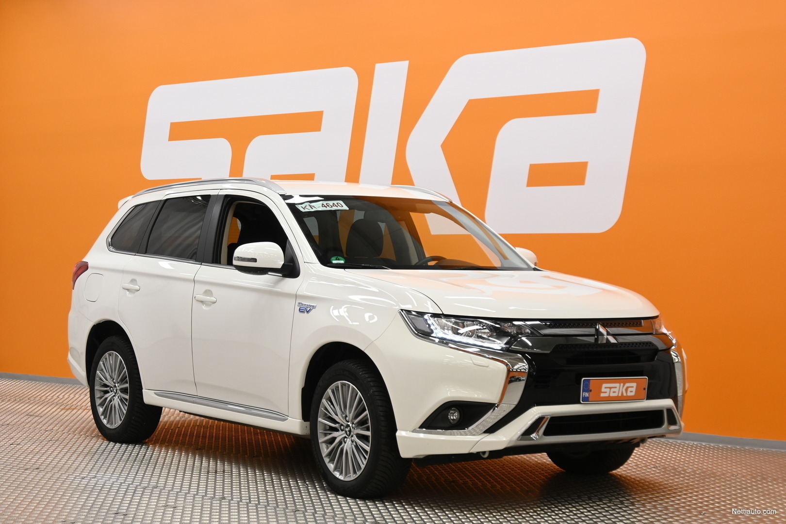 Mitsubishi Outlander PHEV Active 4WD 5P ** Merkkihuollettu / KeylessGo / P. kamera / Vakkari ...