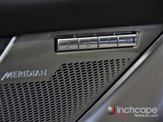 Jaguar F-Pace P400e Plug-in Hybrid SE / Meridian Sound / Adaptiivinen ...