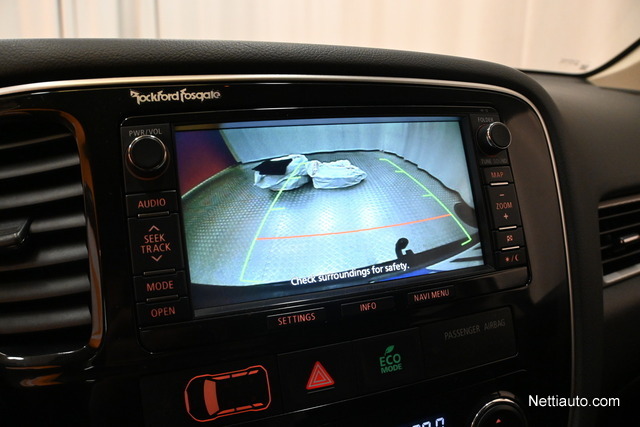 Mitsubishi Outlander PHEV Instyle Navi 4WD 5P ** KeyLessGo / Vakkari / Navi / Bluetooth / P ...