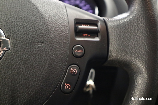 Nissan Qashqai 1,6L Stop / Start System 2WD 5M/T Select Edition ...