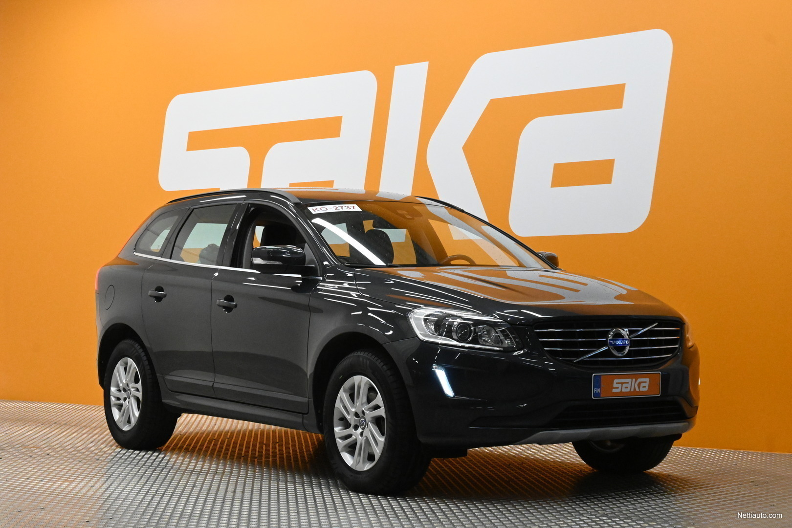 Volvo XC60 D5 AWD Business Summum aut ** Webasto / Nahkasisusta / Navi ...