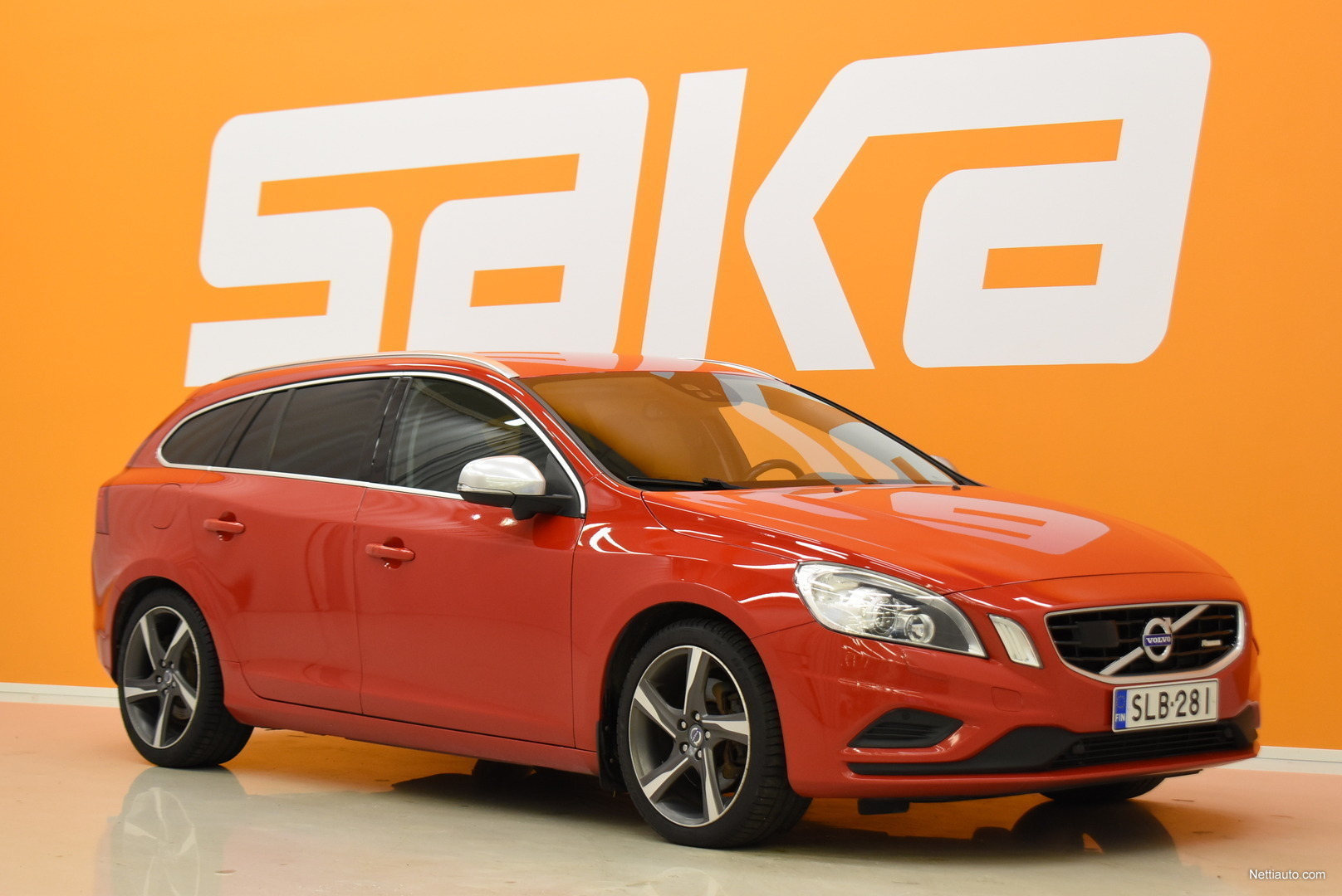 Volvo V60 D5 R-Design ** Juuri Tullut! ** Polestar / Webasto / ACC ...