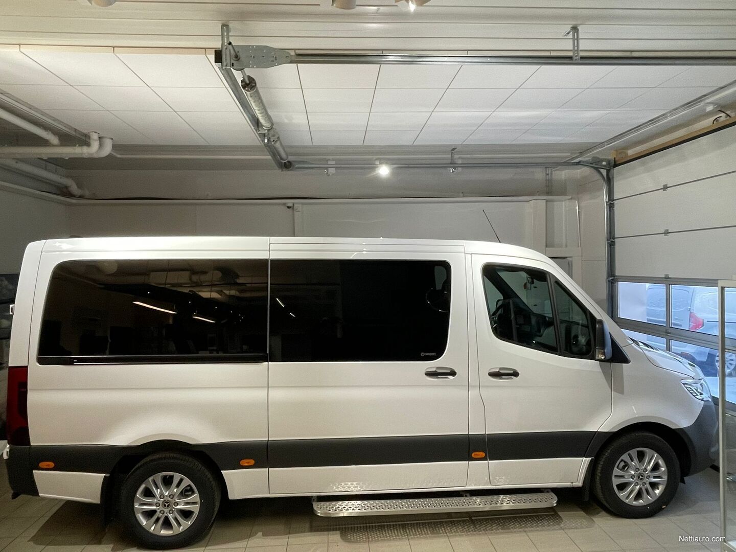 Mercedes-Benz Sprinter 317CDI RWD-3,5/37 KB keskipitkä A2 A Tila-auto ...