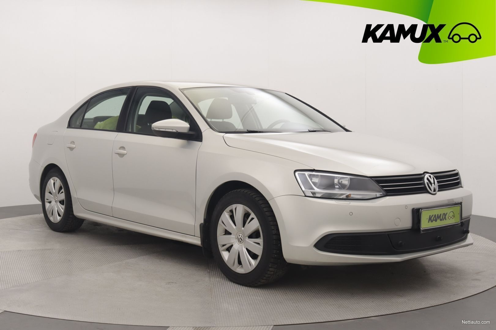 Volkswagen Jetta Comfortline 1,6TDI 77kW BlueMotion DSG / Koukku ...