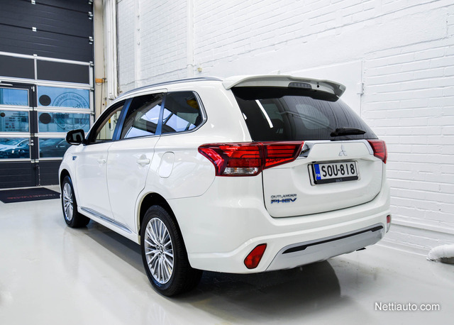 Mitsubishi Outlander PHEV 4WD Plug-In Hybrid / Peruutuskamera / Carplay / Androidauto / Keyless ...
