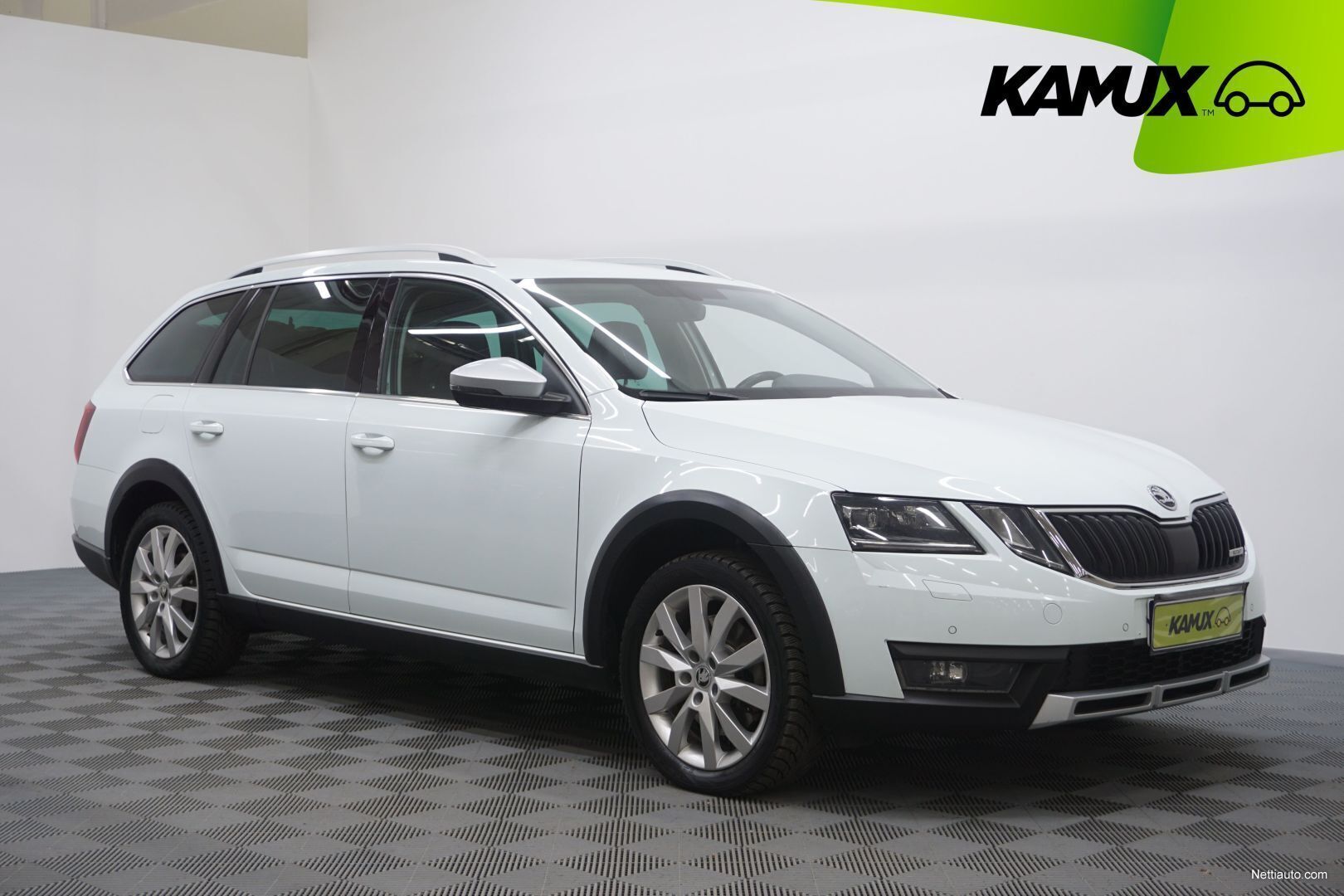 Skoda Octavia Combi 2,0 TDI 184 4x4 Scout DSG / Webasto / Adapti Cruise ...