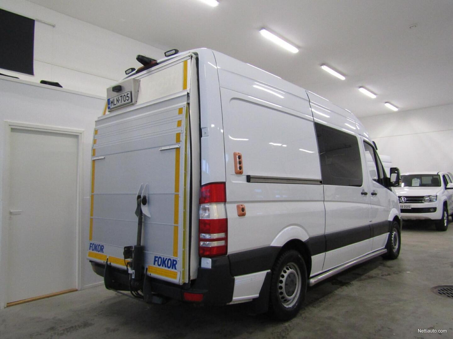 Mercedes-Benz Sprinter PAKETTIAUTO TAKALAITANOSTURILLA Puolipitkä ...