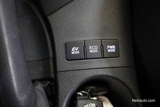 Toyota Auris Touring Sports 1,8 Hybrid Black Edition - Upea kaksiväri ...