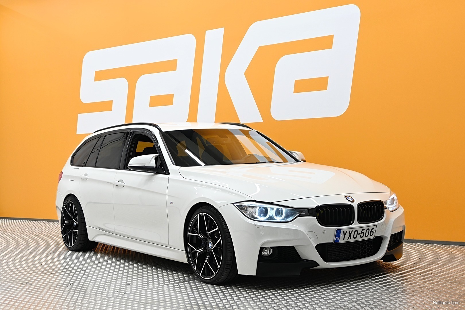 BMW 335 F31 Touring 335d TwinPower Turbo A xDrive M-Sport ** Näyttävä ...