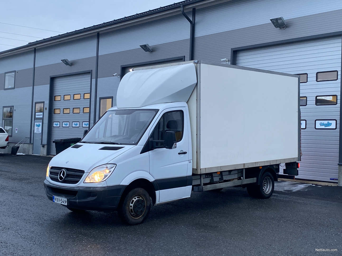 Mercedes-Benz Sprinter BA Takalaitanostimella Erillinen kuormatila 2012 ...