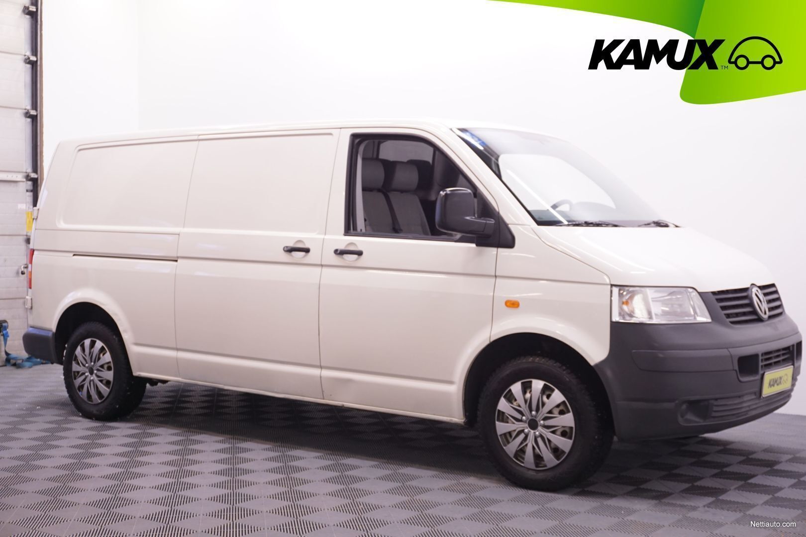 Volkswagen Transporter umpipak. pitkä 1,9 TDI 75 kW / Kaksoismassa ja kytkin vaihdettu ...