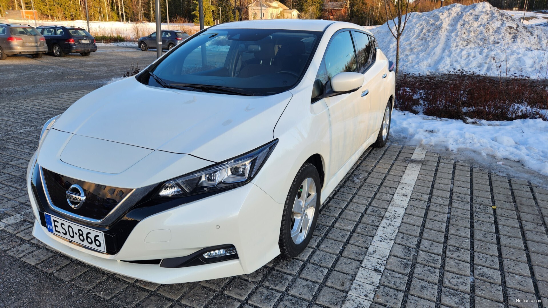 Nissan Leaf N-Connecta 40 kWh FI Viistoperä 2021 - Vaihtoauto - Nettiauto