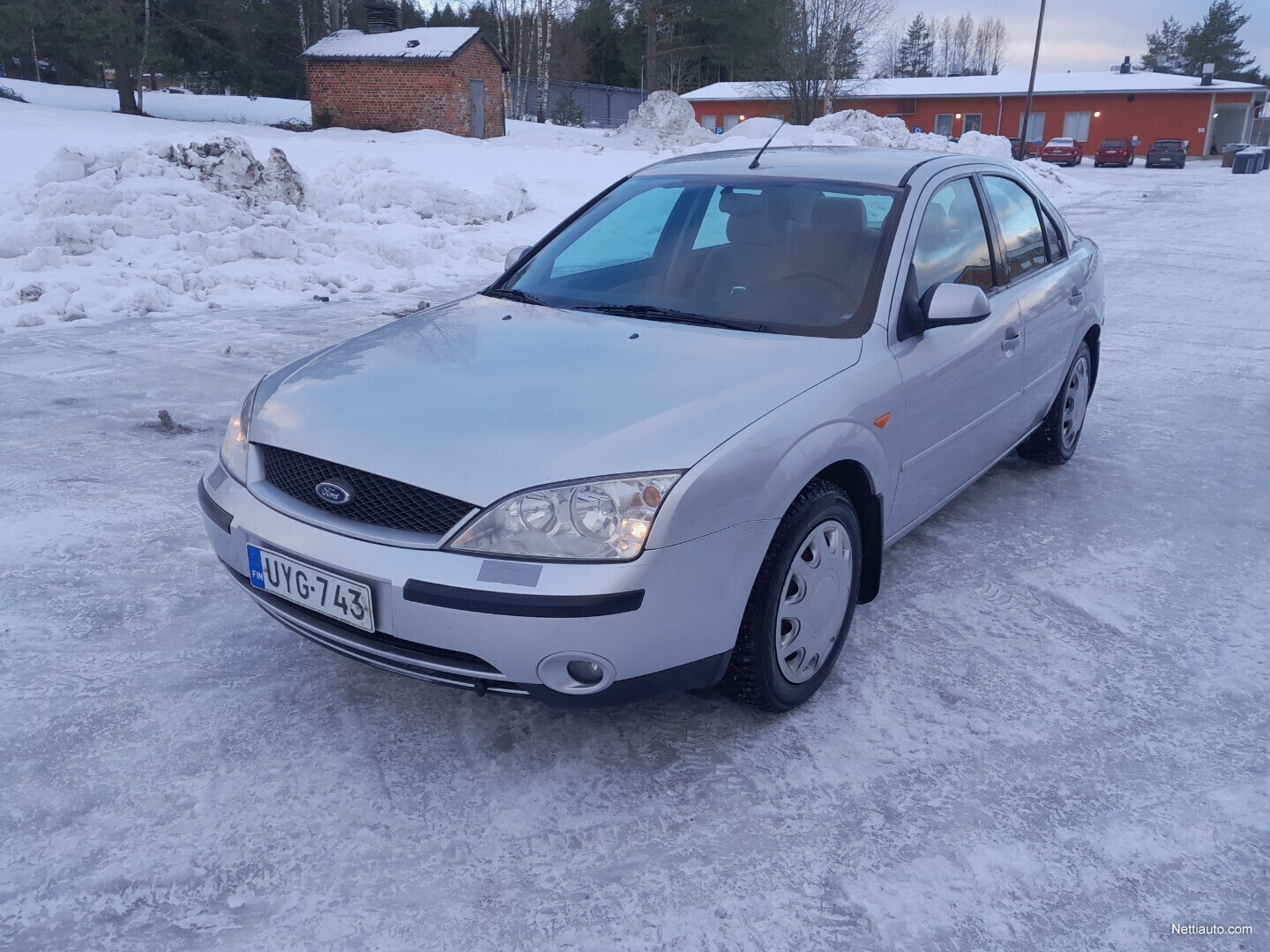 Ford Mondeo 2.0i Ghia Sedan Juuri katsastettu!!VETOKOUKKU Porrasperä 2002 - Vaihtoauto - Nettiauto