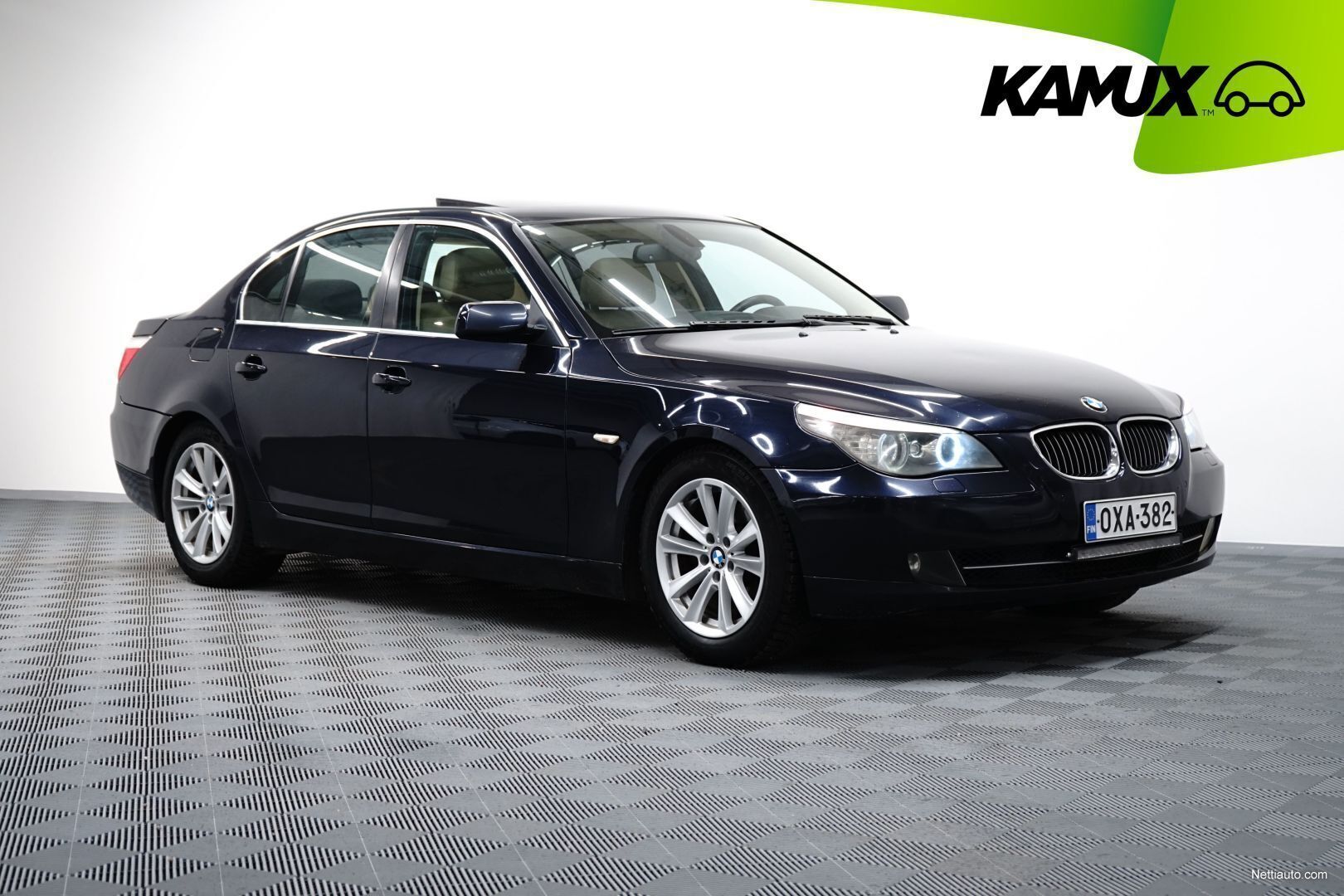 BMW 523 E60 Sedan / Sähkötoiminen kattoluukku / Nahat / Vakkari / Bi-xenon / Aut. Ilmastointi ...