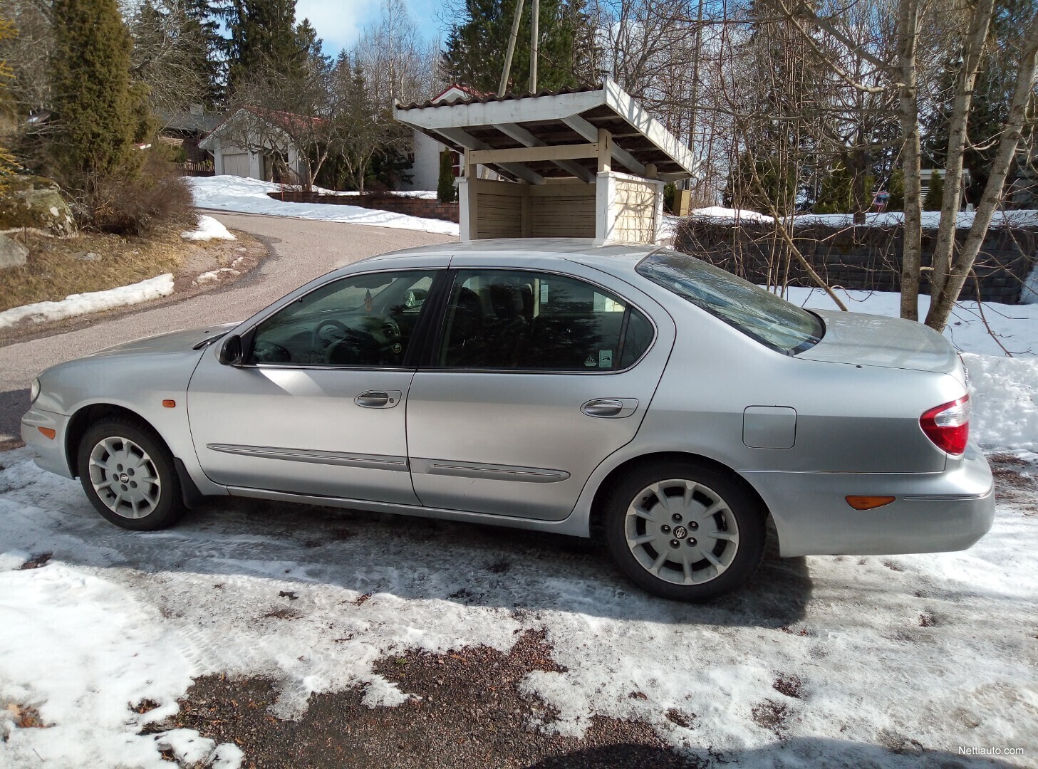 Nissan Maxima 4D MAXIMA QX SEDAN 3.0 AUTOMATIC-CCUA33/275 Renkaat 205 ...