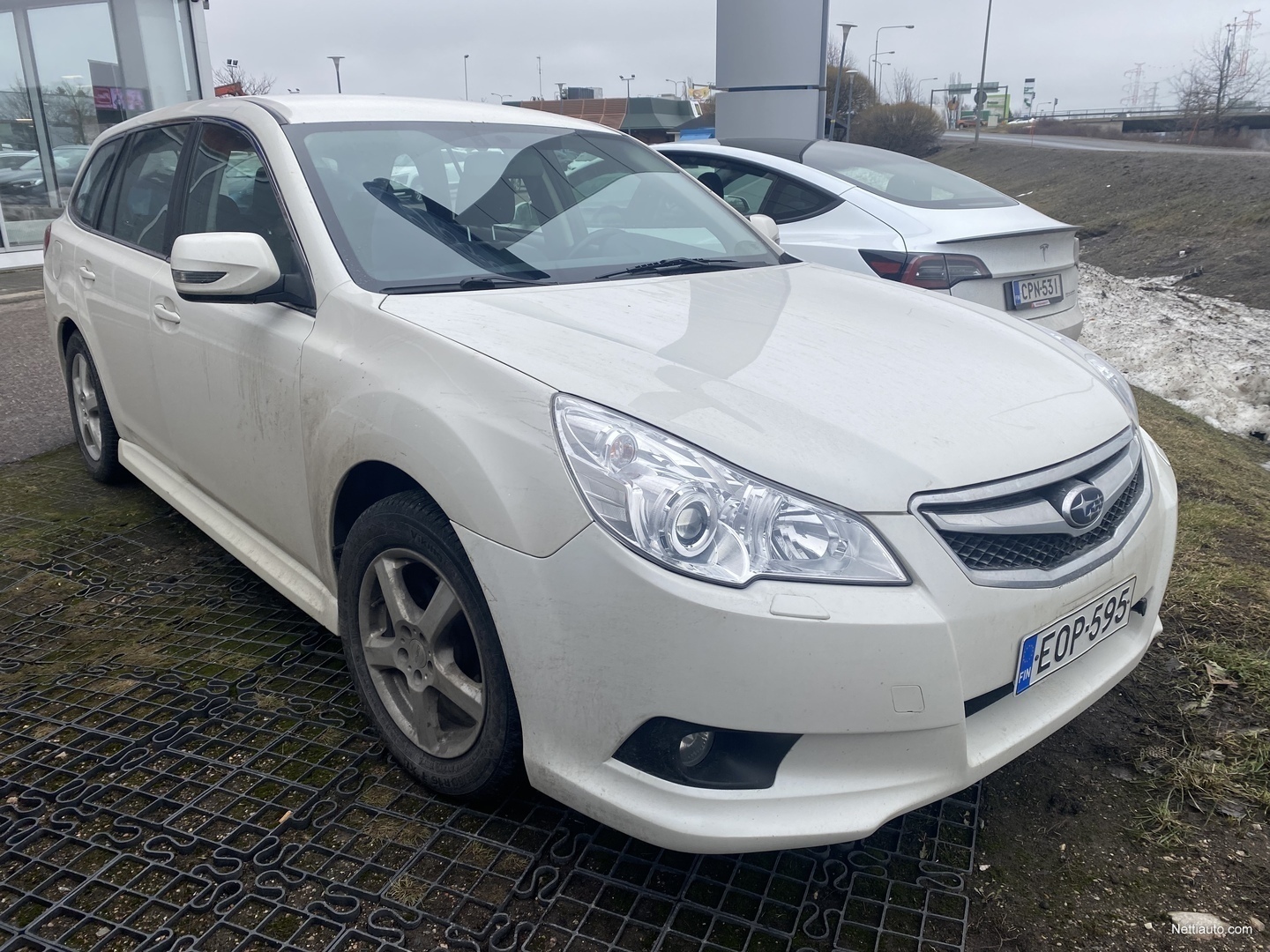 Subaru Legacy 2,5i CNG STW CVT - Kaasu/bensa, nahkasisusta ...