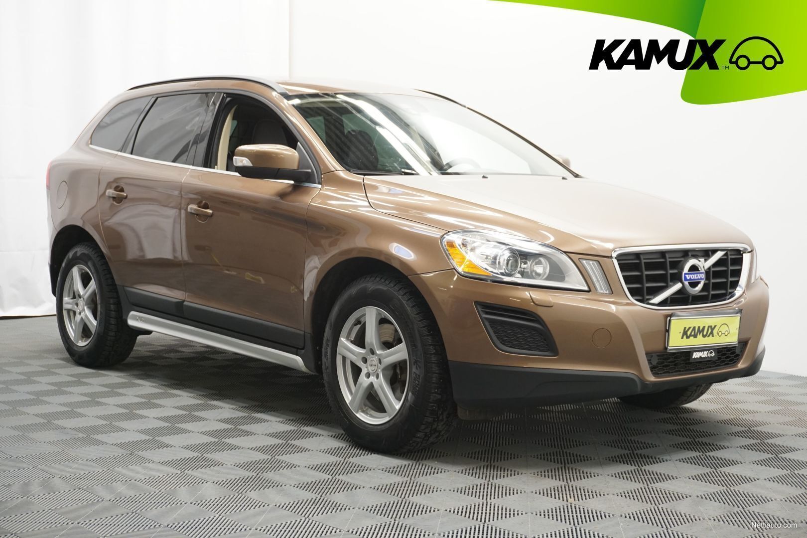 Volvo XC60 D4 AWD Momentum Business aut / Suomi-auto / Pa-lämmitin ...