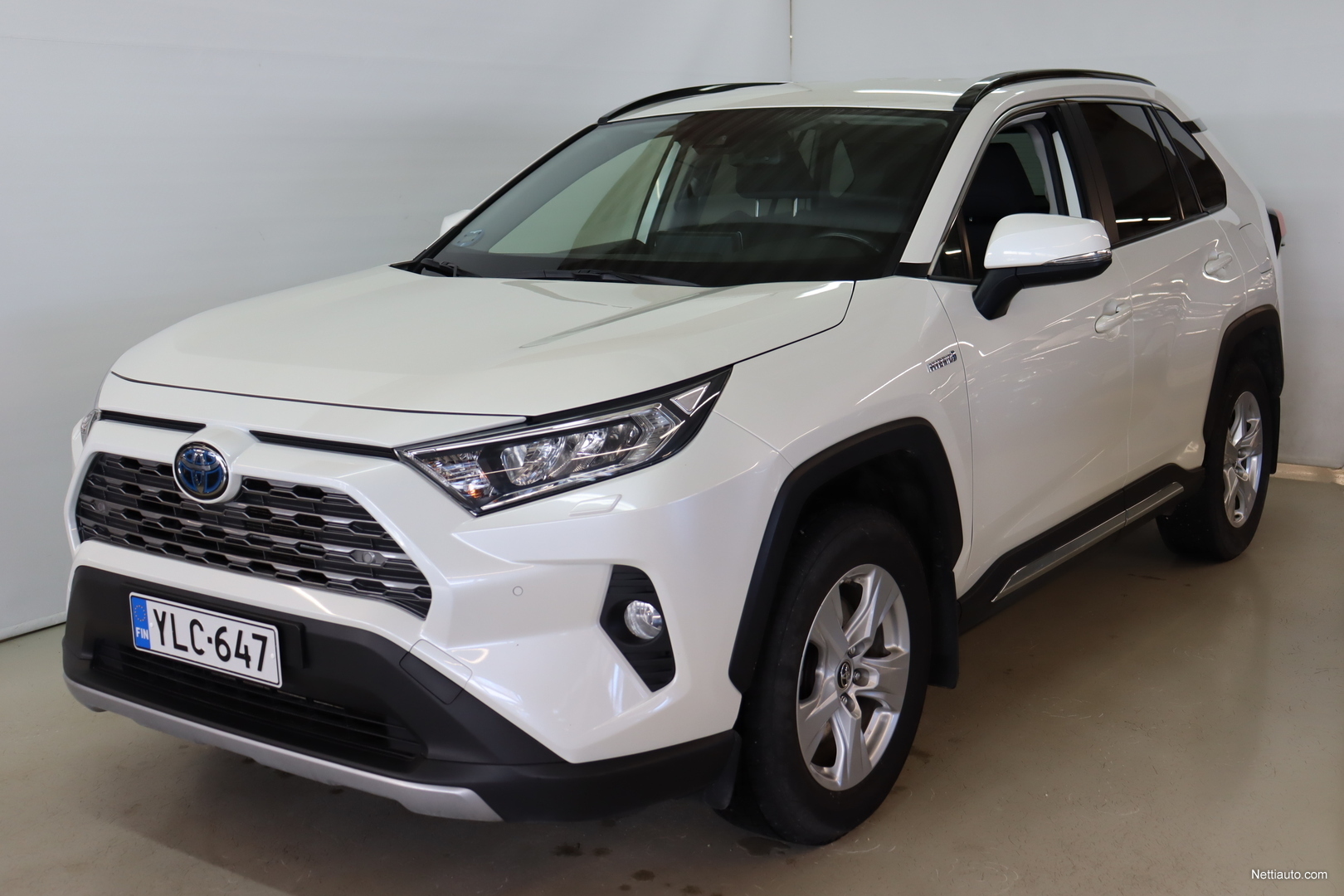 Toyota RAV4 2,5 Hybrid Active Edition All-terrain SUV 2019 - Used ...