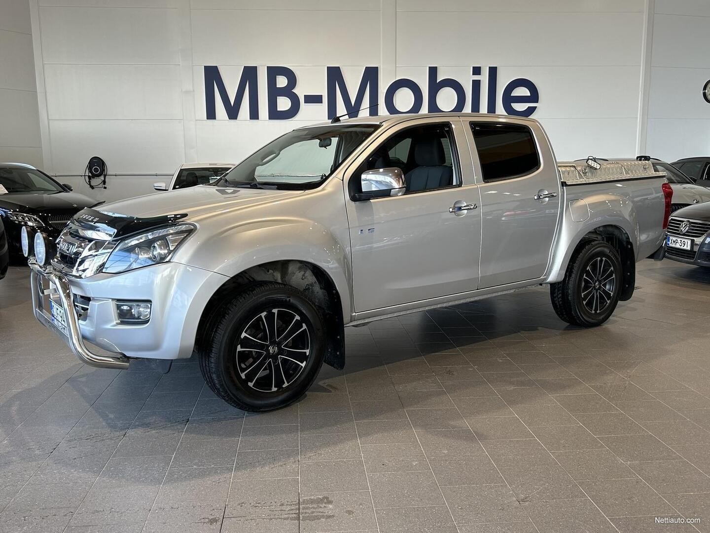 Isuzu D-Max Double Cab 2,5 TDi 4WD 5AT LS Two Seater // Webasto // Koukku // Navi // 2 x renkaat ...