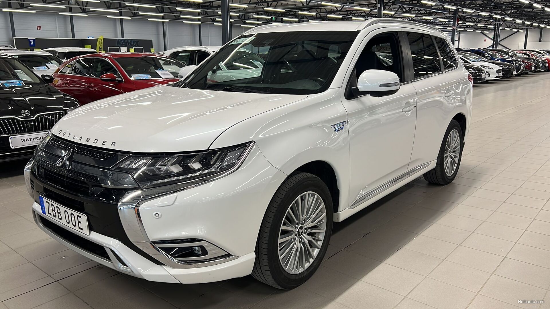 Mitsubishi Outlander PHEV 4WD 5P Instyle Business - // Juuri tullut!, Koukku, Salmiakkinahat ...