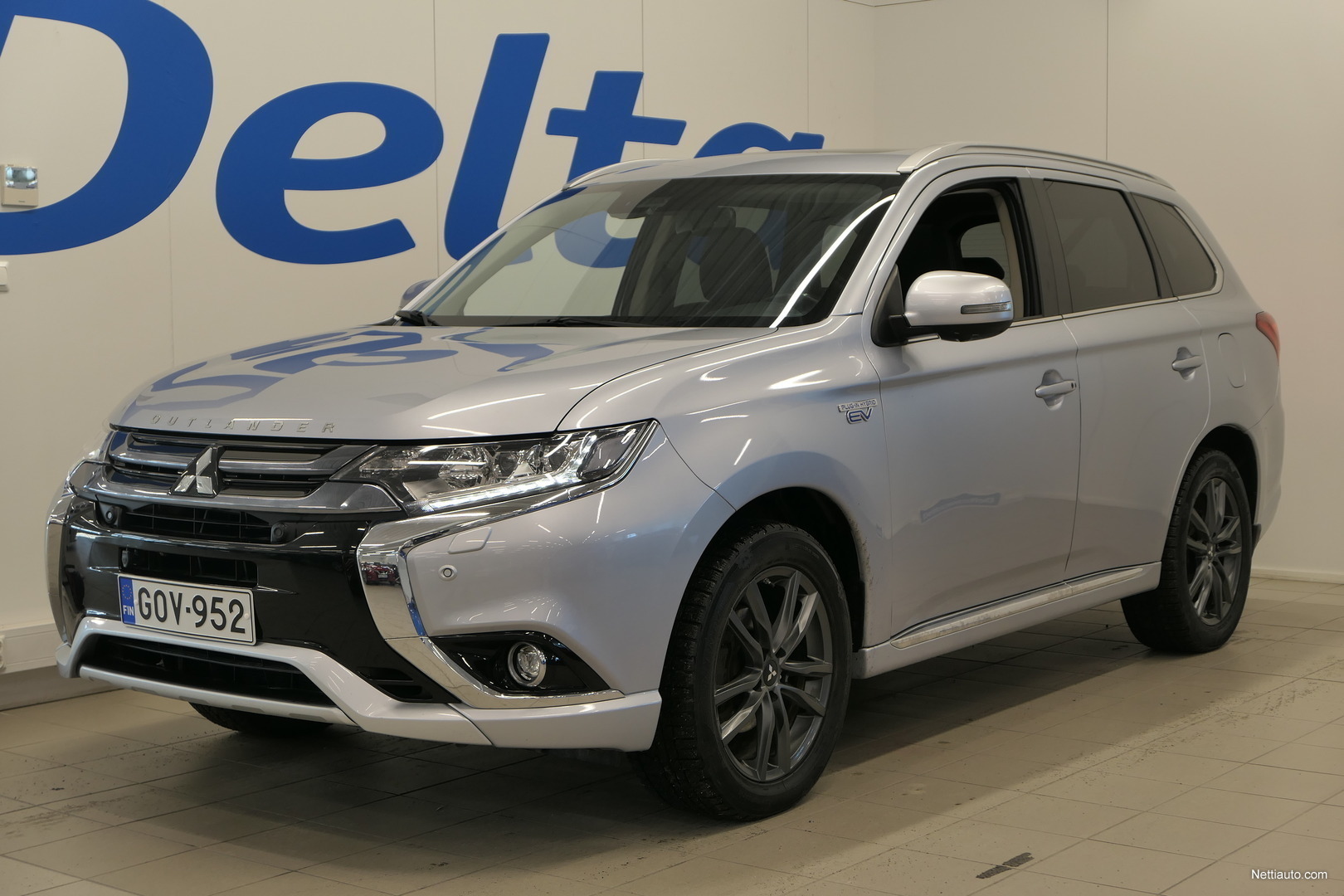Mitsubishi Outlander PHEV Instyle 4WD 5P Farmari 2017 - Vaihtoauto ...