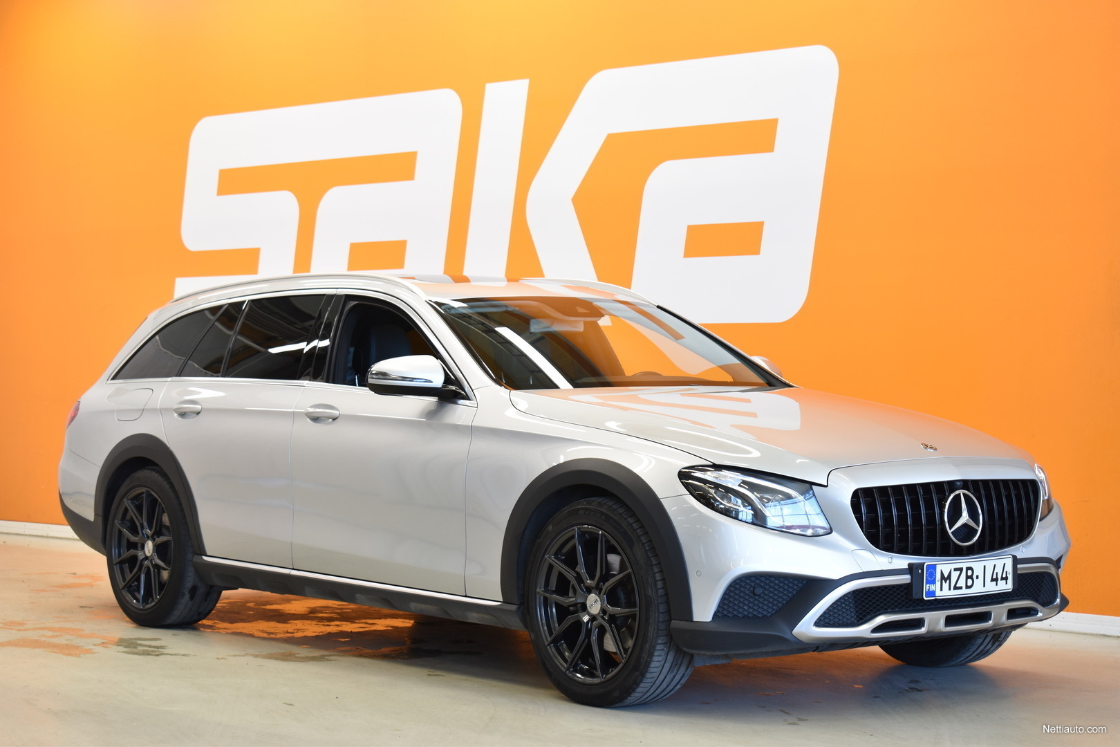 Mercedes-Benz E 220 d 4MATIC AllTerrain ** Widescreen / Ilma-alusta ...