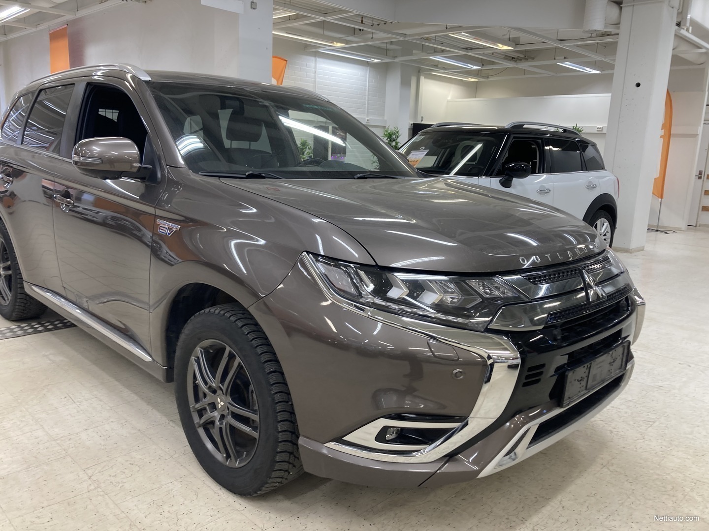 Mitsubishi Outlander PHEV Active Instyle 4WD 5P ** Remote Climate ...