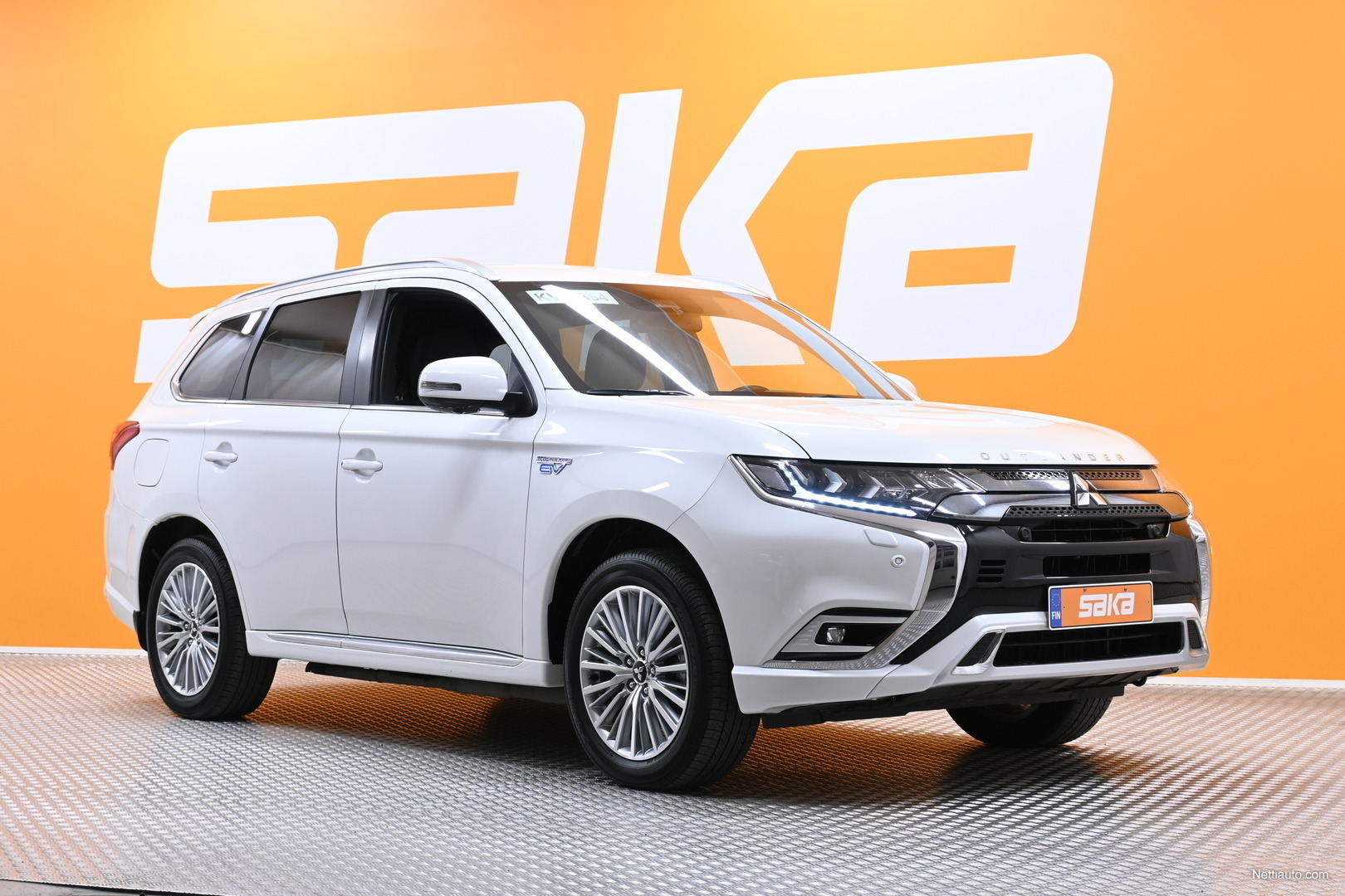 Mitsubishi Outlander PHEV Instyle 4WD 5P ** Adapt. vakkari / LED ...