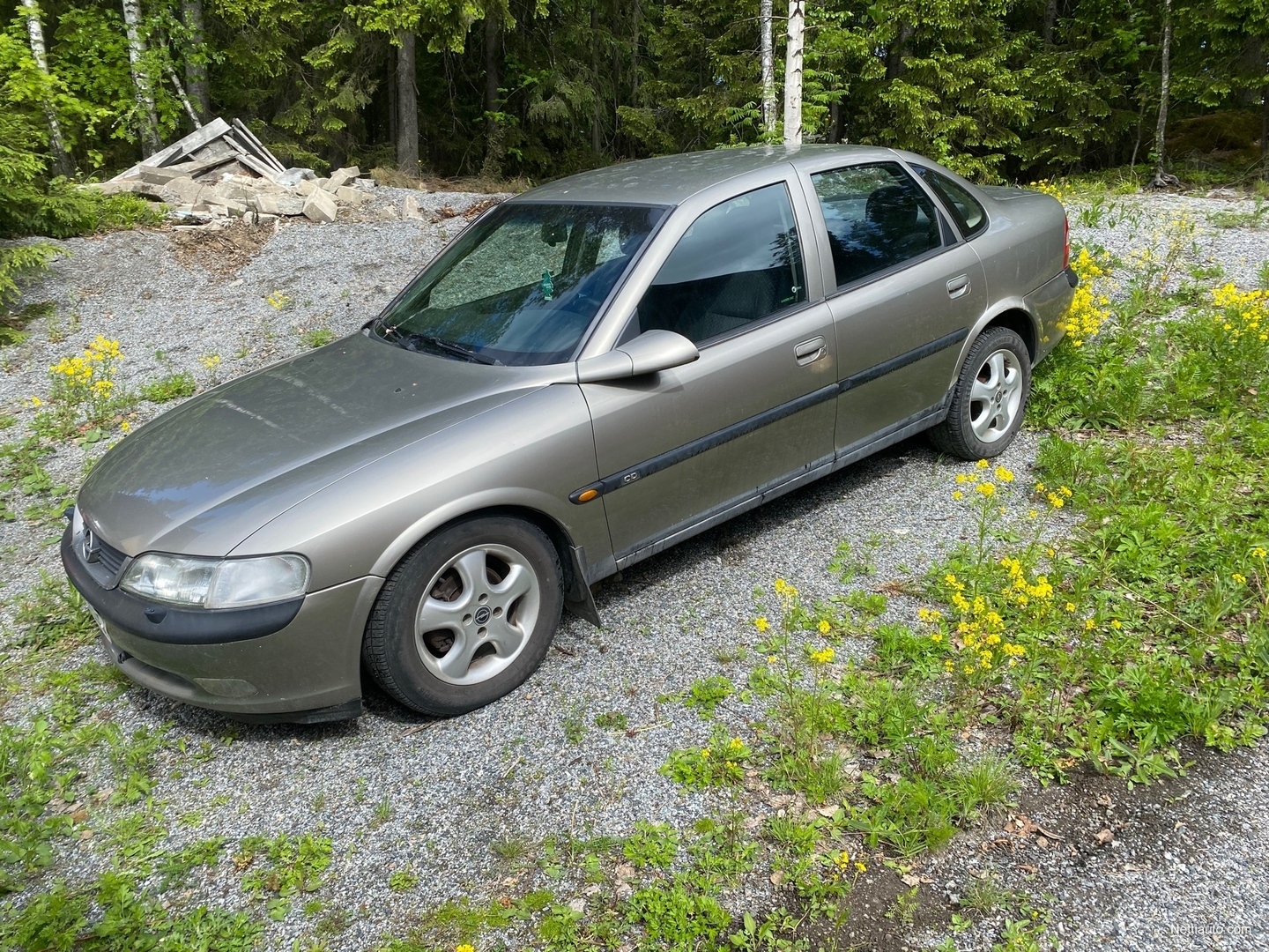 Opel Vectra 1.8i-16 CD 4d Porrasperä 1996 - Vaihtoauto - Nettiauto