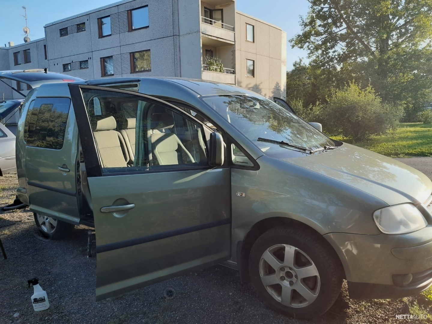 Volkswagen Caddy Maxi 1,9 TDI 77 kW DSG-autom. Life Tila-auto 2010 ...