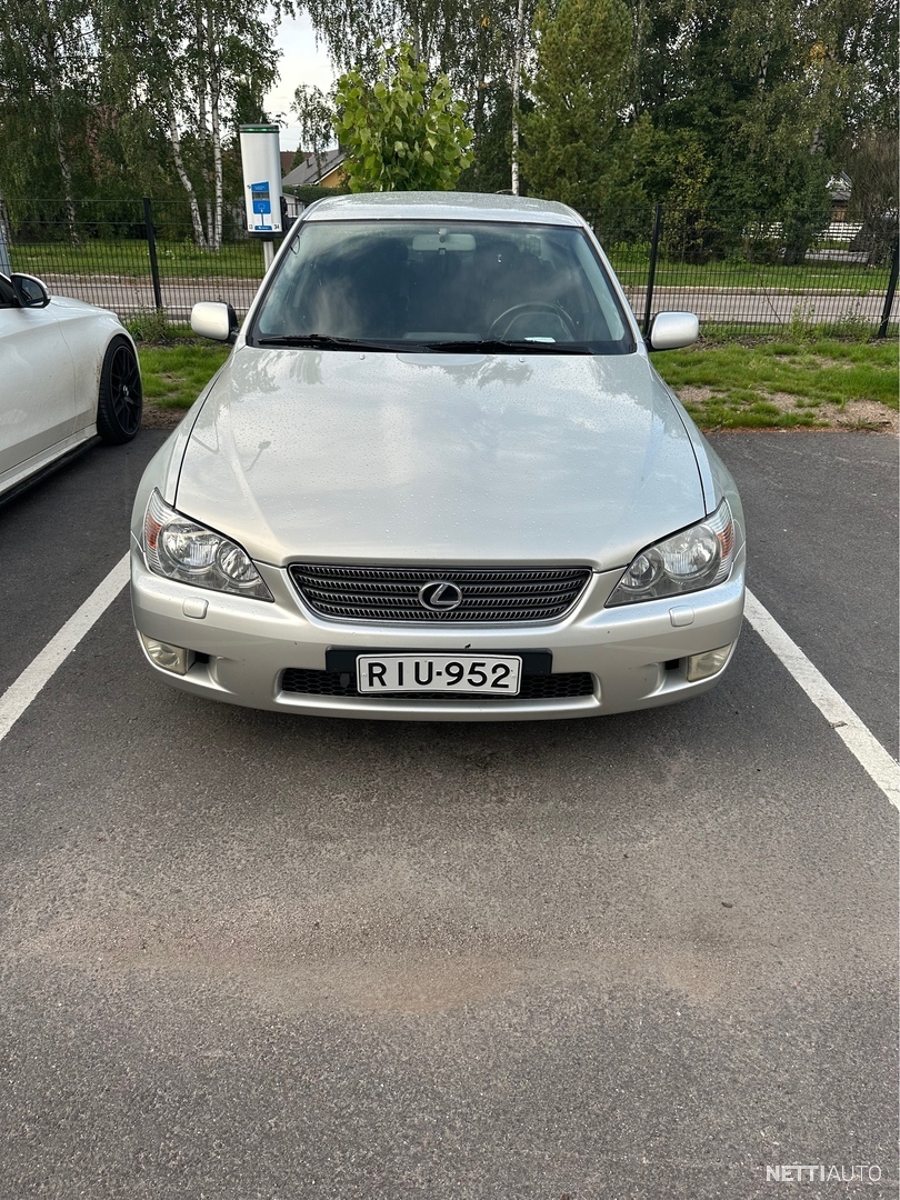 Lexus IS Porrasperä 1999 - Vaihtoauto - Nettiauto