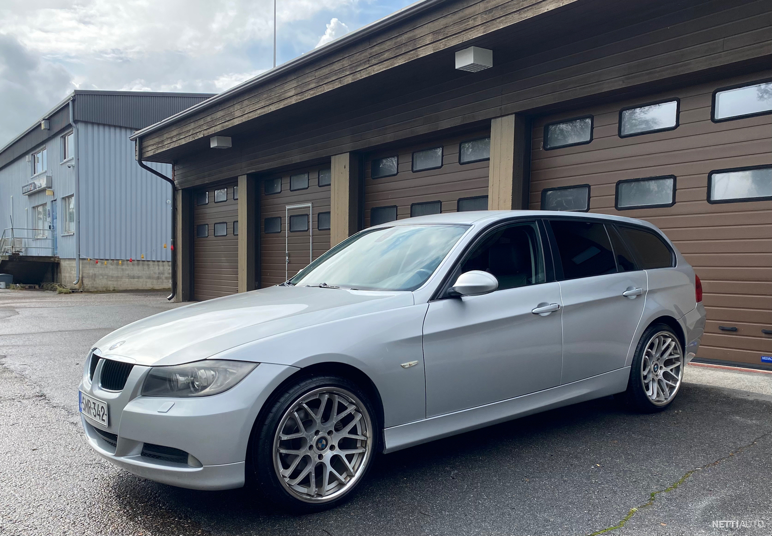 BMW 320 E91 m47 moottorilla, siisti! Farmari 2006 - Vaihtoauto - Nettiauto