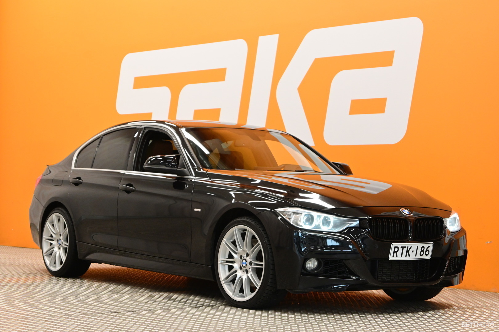 BMW 335 F30 Sedan 335d TwinPower Turbo A xDrive ** Näyttävä! / Harman ...