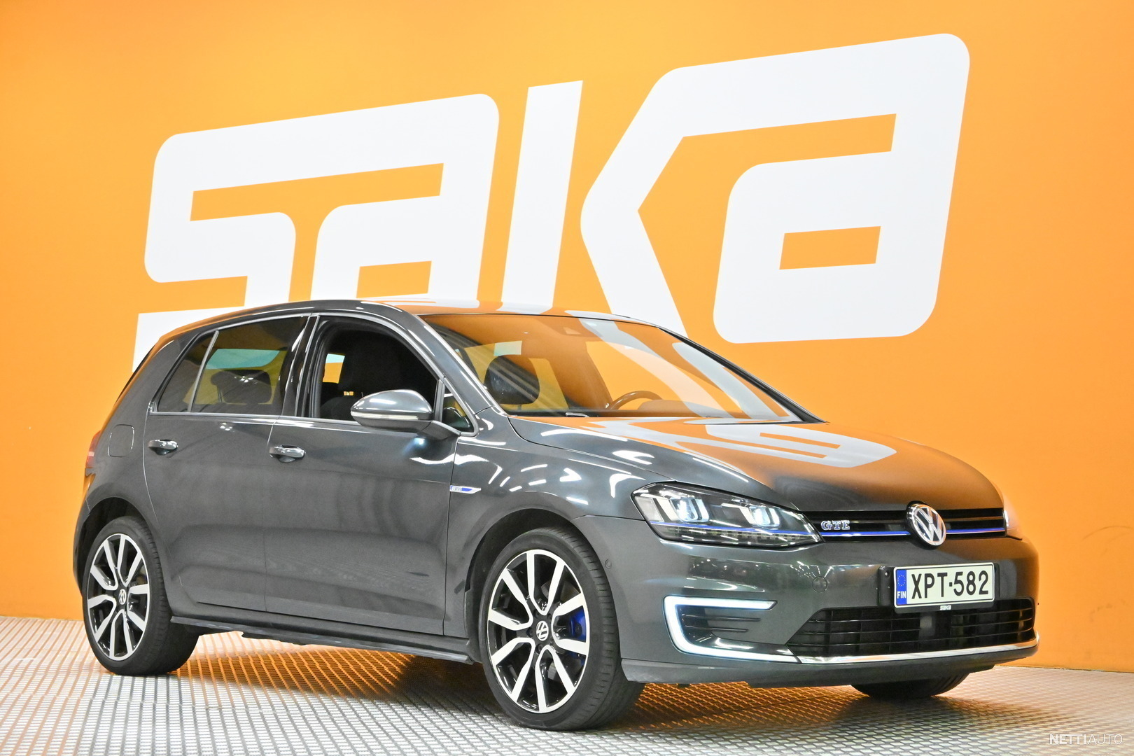 Volkswagen Golf GTE Plug-In Hybrid 150 kW ** P-Kamera / Navigointi ...