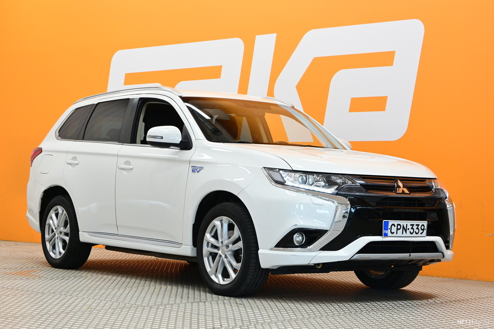 Mitsubishi Outlander PHEV Intense Plus 4WD 5P ** KeyLessGo / Vakionopeudensäädin / Vetokoukku ...