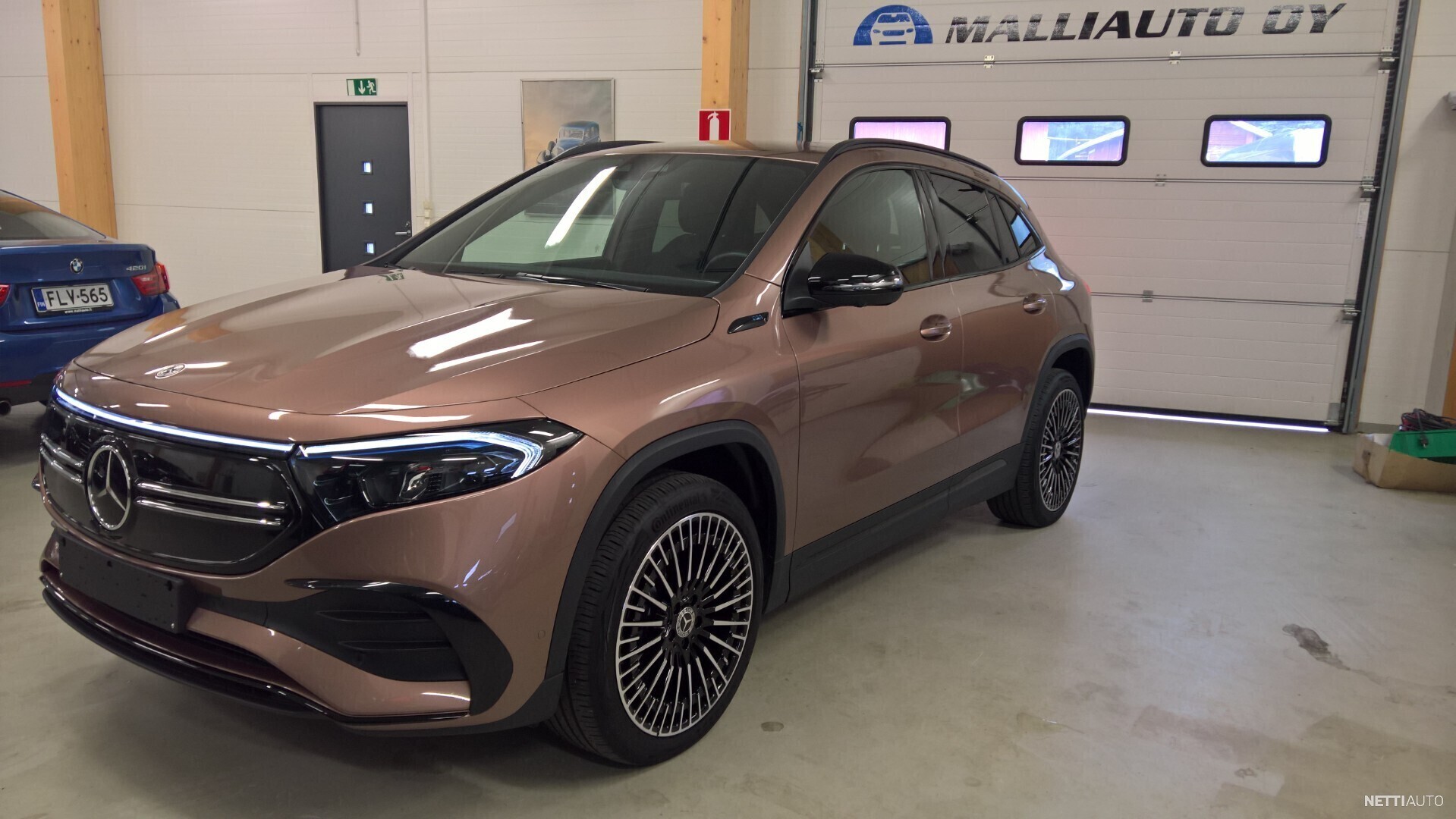 Mercedes-Benz EQA 300 4MATIC Automaatti MM. DISTRONIC, KAISTAVAHTI, 360 ...