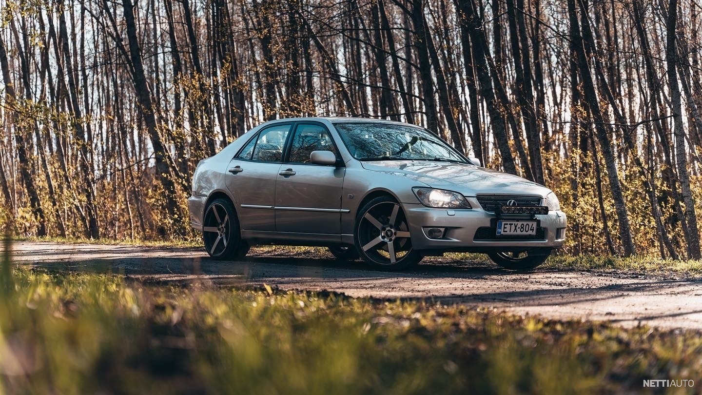 Lexus IS 1G-FE Porrasperä 2002 - Vaihtoauto - Nettiauto