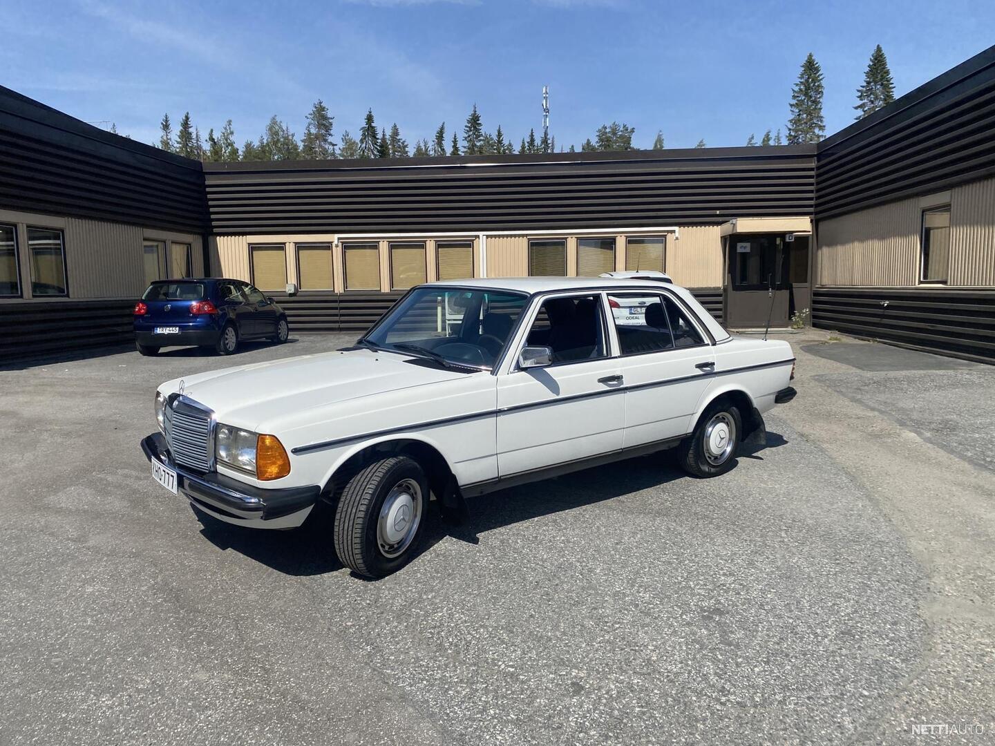 Mercedes-Benz 240 D *Museoajoneuvo *Suomi-auto *Täydellisesti entisöity ...