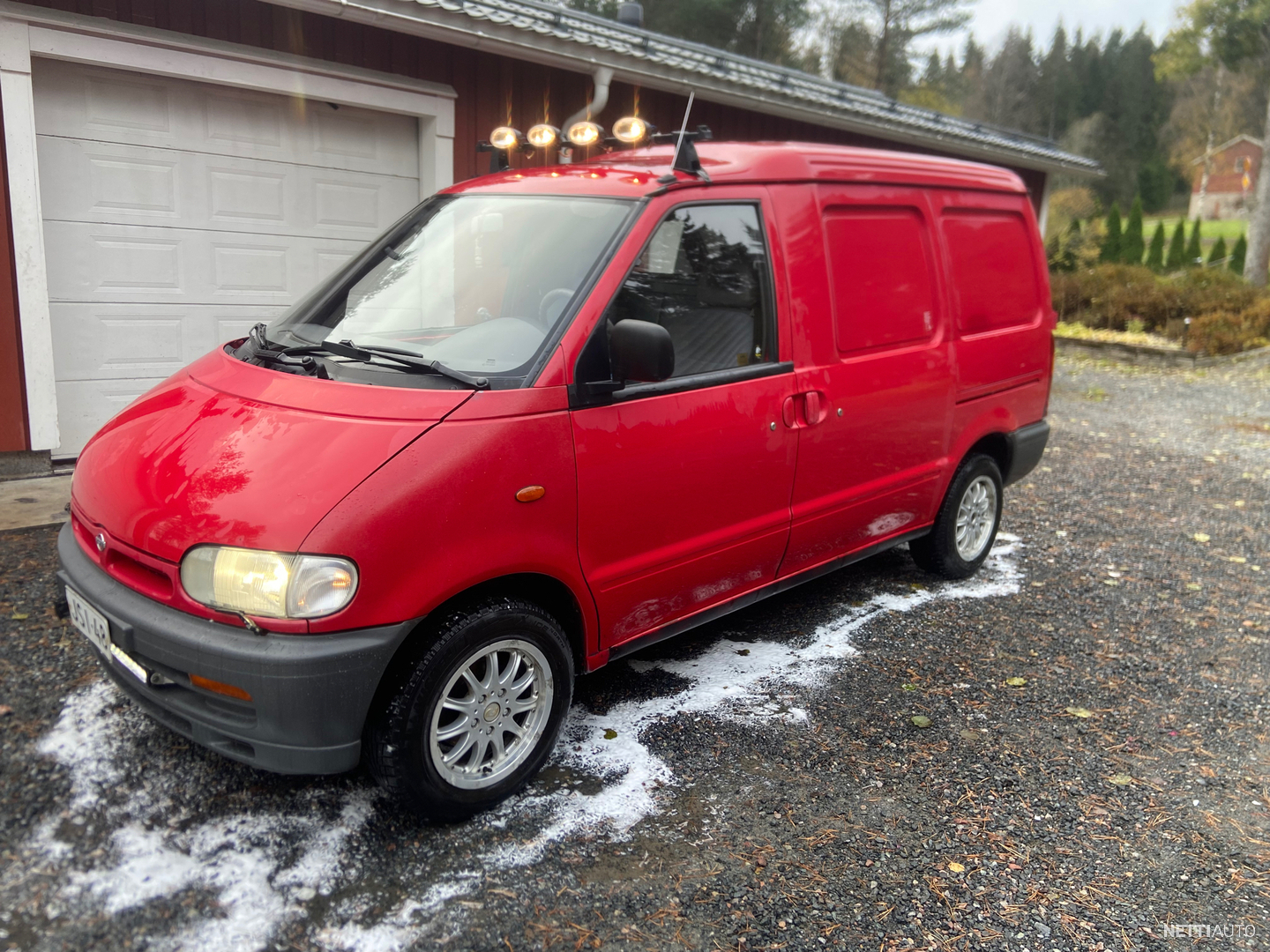 Nissan Vanette Cargo 2.3 Dsl 5d Juuri katsastettu, jakopää tehty sekä huollettu! Lyhyt ...