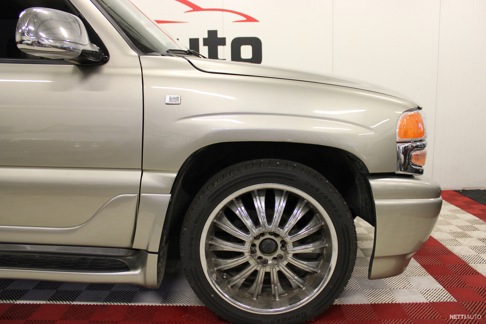 GMC Yukon 1500 Denali 6.0 V8 AWD Tila-auto 2001 - Vaihtoauto - Nettiauto