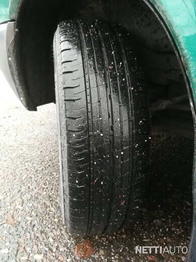 Volkswagen Caravelle 2.5TDI Bus 75 2-2-2-3 Tila-auto 1997 - Vaihtoauto ...