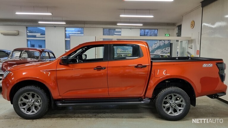 Isuzu D-Max Double Cab 163 TDi 4WD 6AT LSE Work Edition Avolava 2023 - Vaihtoauto - Nettiauto