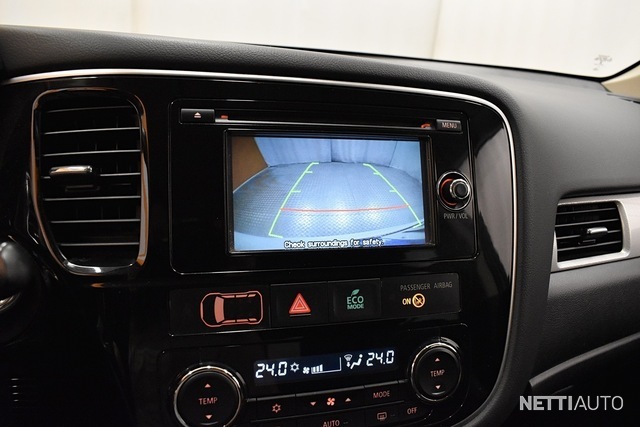 Mitsubishi Outlander PHEV Intense Plus 4WD 5P ** Merkkihuollot / Webasto / KeyLessGo / P-kamera ...