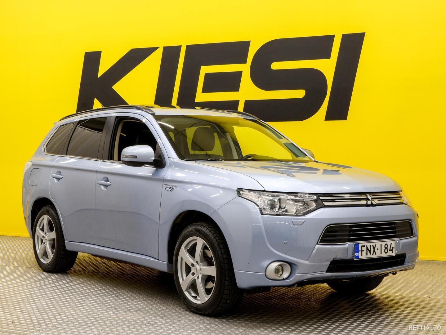 Mitsubishi Outlander PHEV Instyle Navi 4WD 5P / Kattoluukku ...